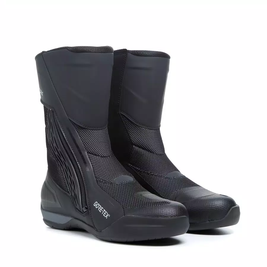 Men’s Motorcycle Boots – Sport, Touring & Urban Riding | Dainese