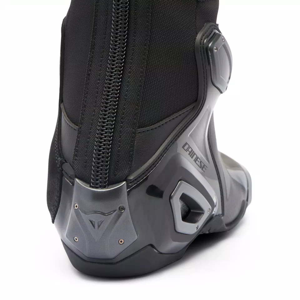 AXIAL 2 - MEN'S MOTORCYCLE RACING BOOTS | BLACK/BLACK | Dainese