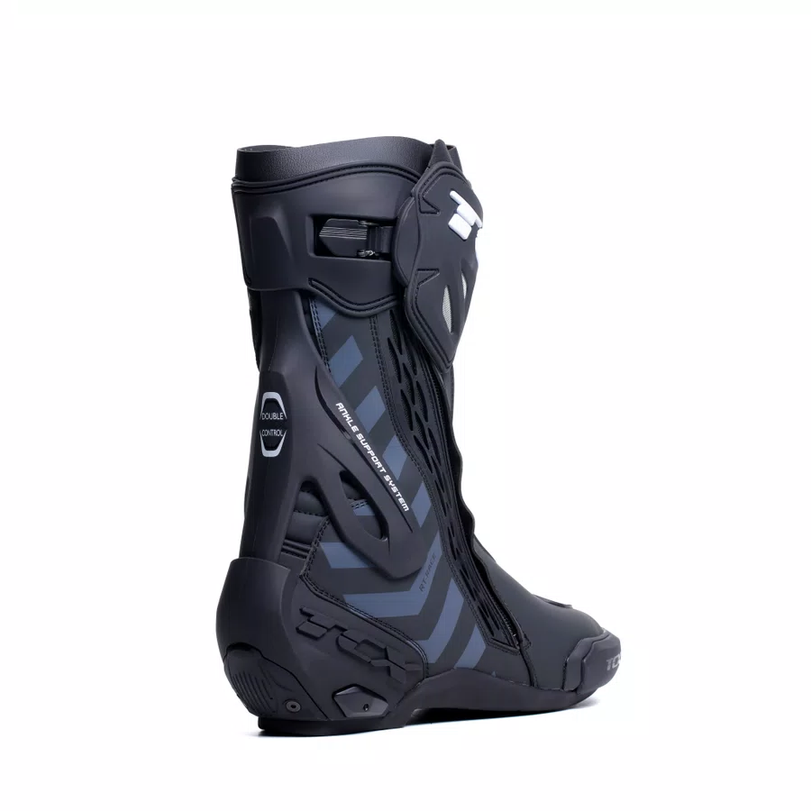 Men's Motorbike boots for track, road, adventure | Dainese
