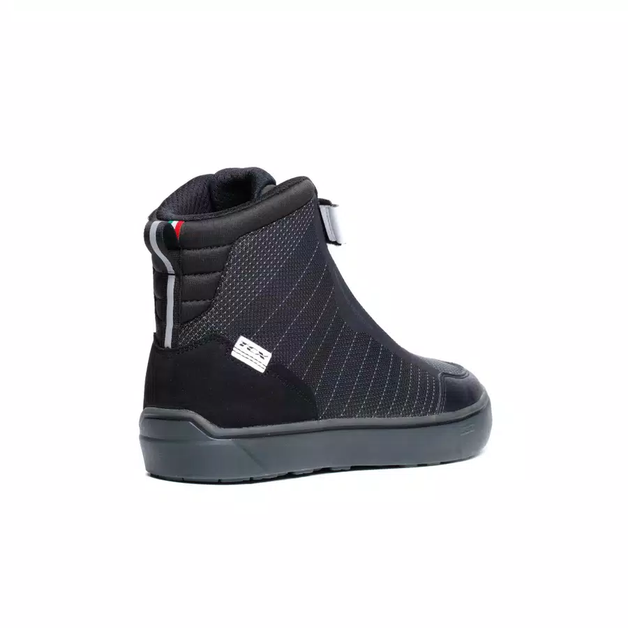 Men's motorcycle shoes, trainers and boots | Dainese