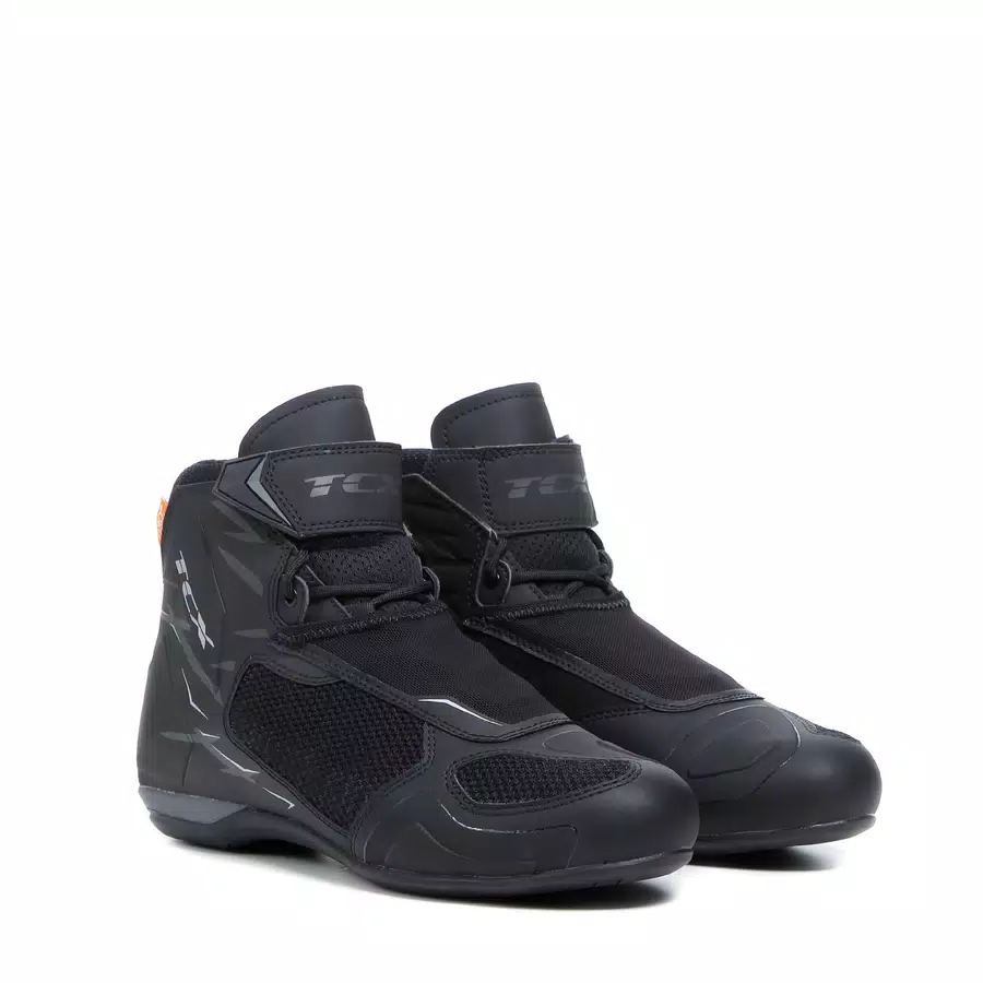 Men's motorcycle shoes, trainers and boots | Dainese